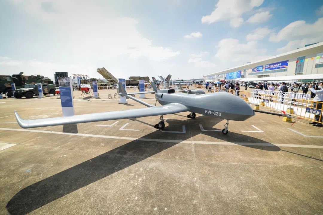 HW-620中空长航时多用途无人机系统首次实装展出 - AI中国网